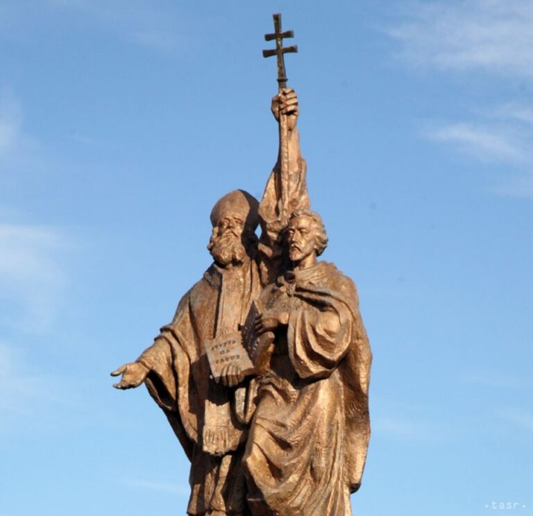 The statue of Saints Cyril and Methodius - KdeČo